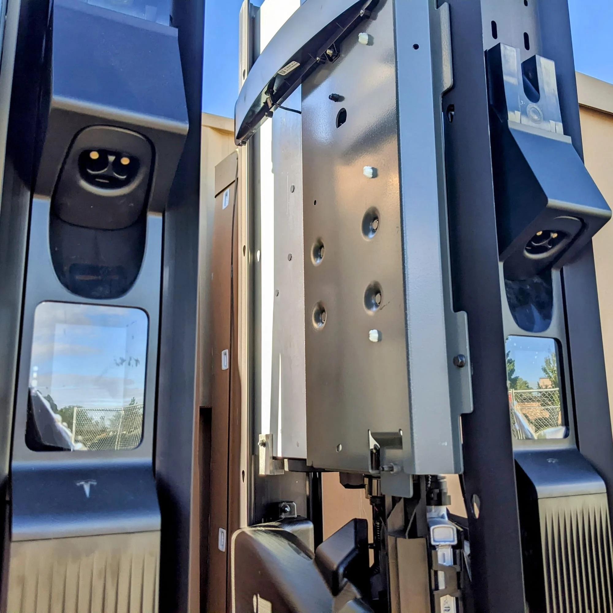 全新 V4 超充樁現身美國，讓 Cyber truck 及非特斯拉電動車充電更為便利 – MYEV電動車買賣